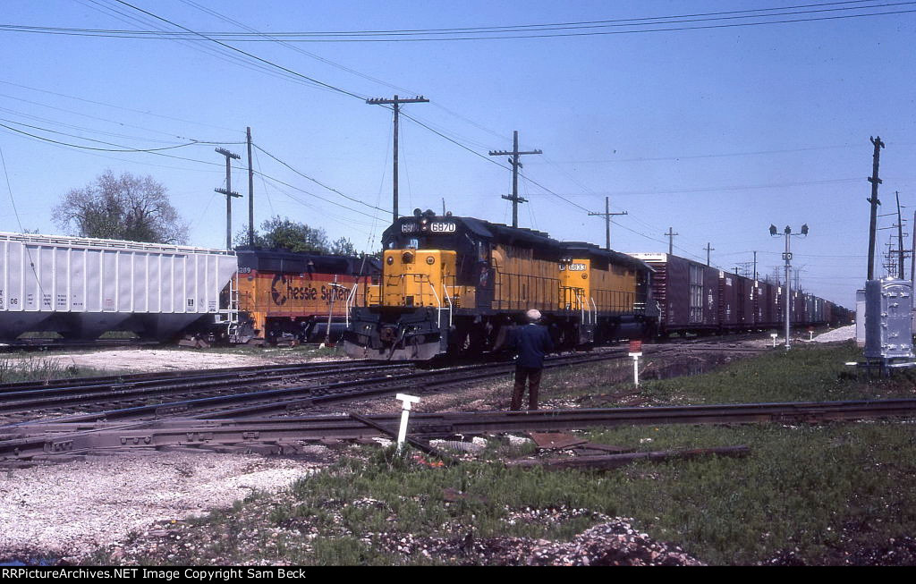 CNW 6870 and 6833